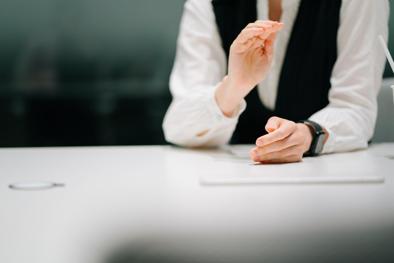 틀을 깨는 선택으로 구축한 업의 안정감 | 로웨이브 Lawwave