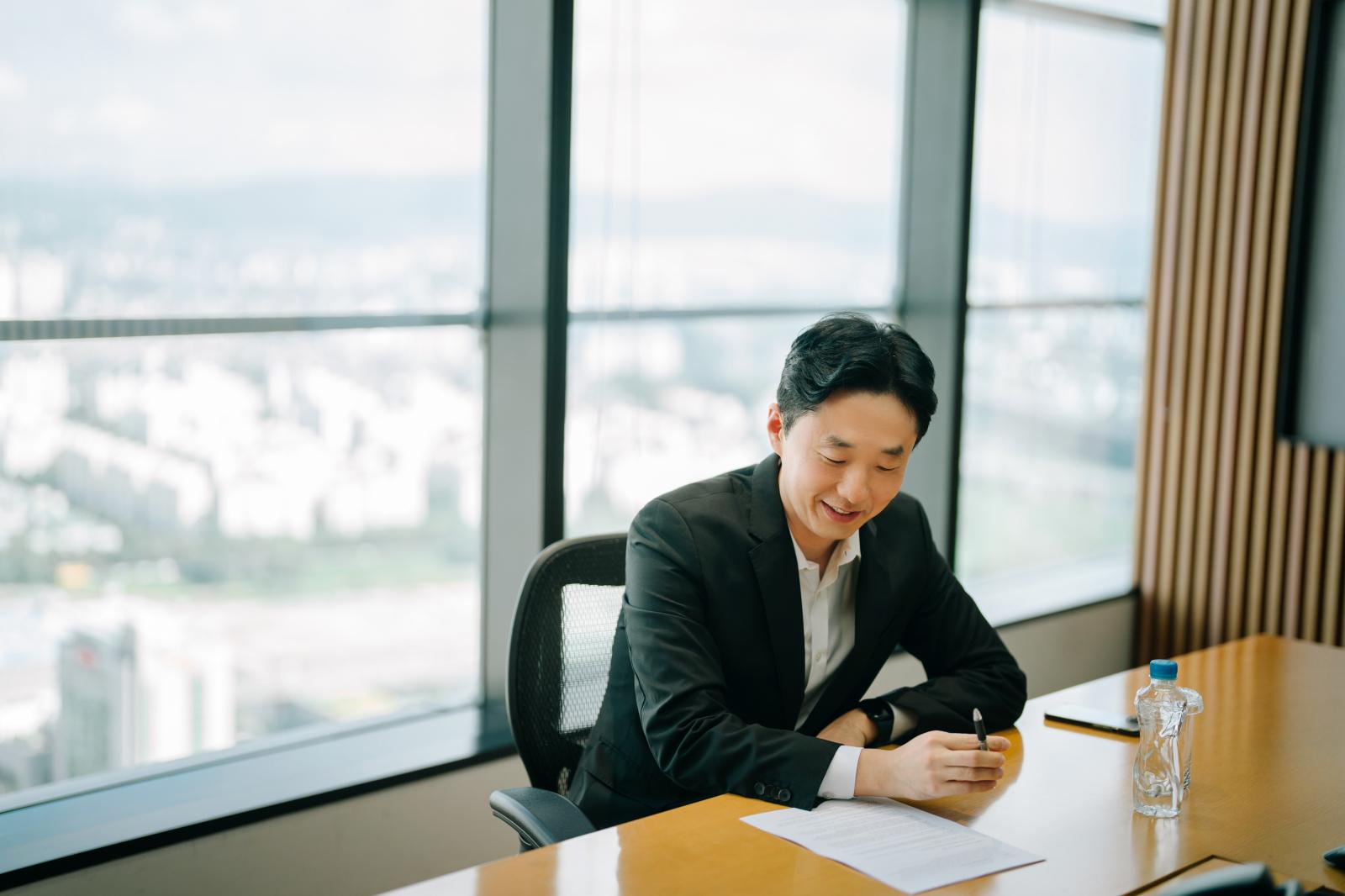 업을 긍정하는 동력, 기여감이라는 열쇠 | 로웨이브 Lawwave